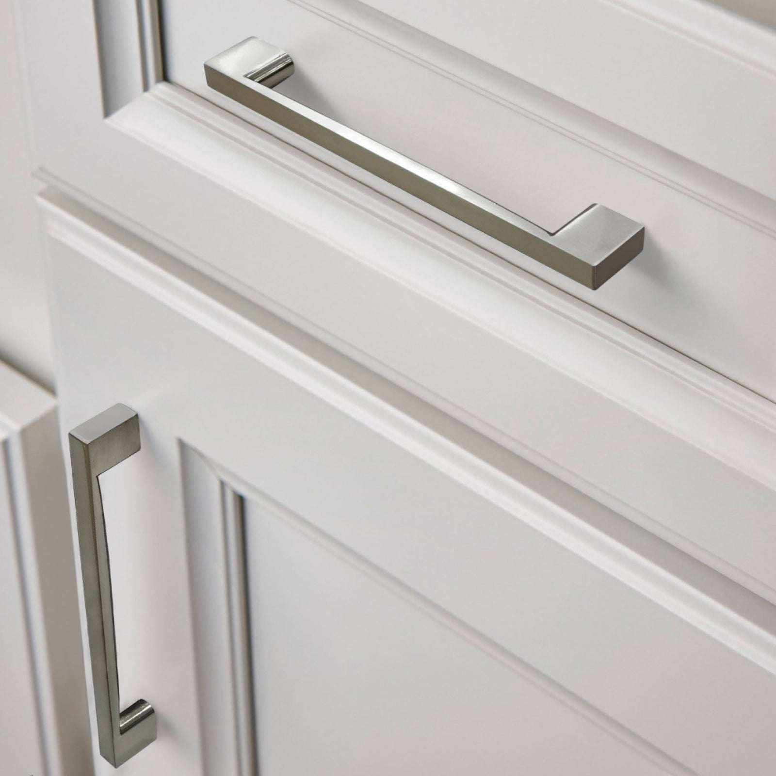 408 Series Handles (128mm) | Winnec Cabinet Hardware